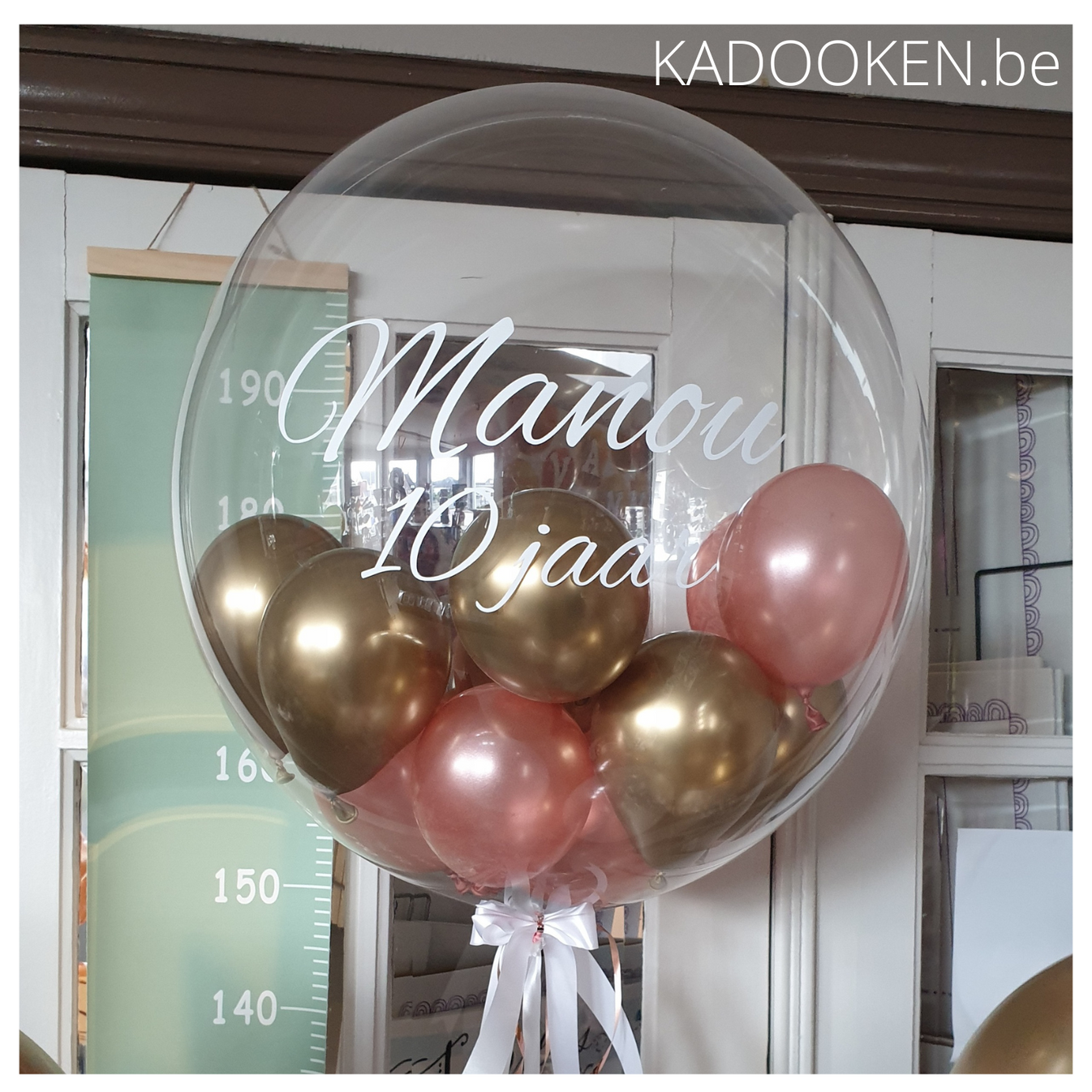 Bubble ballon met eigen tekst gevuld met mini-ballonnen – KADOOKEN.be